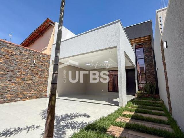 CASA TERREA A VENDA LOCALIZADA NO SETOR JARDIM AMÉRICA COM ÁREA TOTAL DE 219,35M²