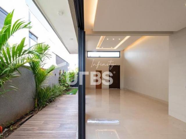 Casa térrea à venda – Parqville Jacarandá – 3 suítes, 161,4 m², fino acabamento