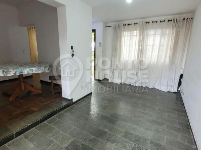 Casa térrea à venda Planalto Paulista, 3 dormitórios, 3 vagas, quintal, 10 x 25