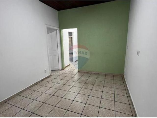 Casa térrea à venda próximo a Afonso Vergueiro, Santa Terezinha, com 128m², valor R$ 330.000