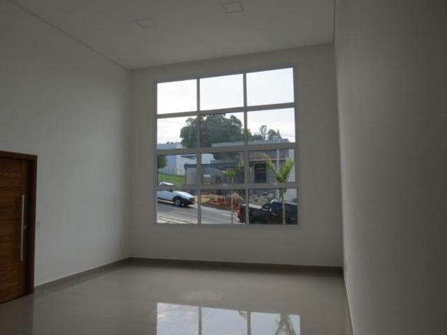 Casa térrea à venda Residencial Viena, 3 suítes, planejados