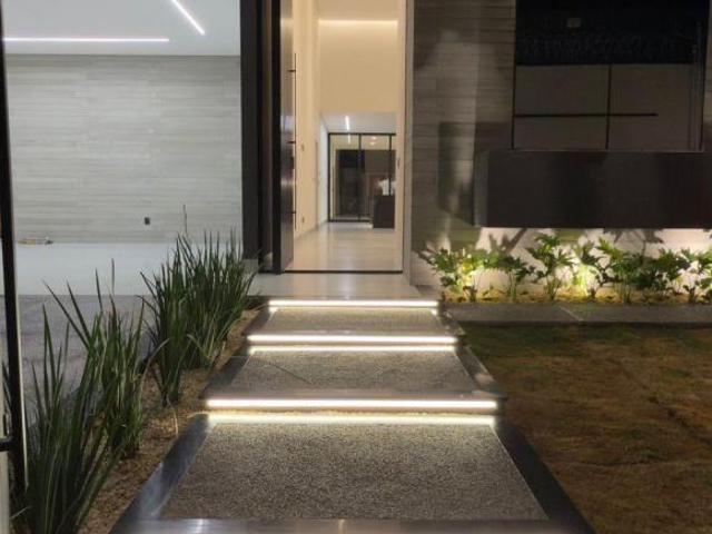 CASA TÉRREA À VENDA – SETOR SUDOESTE Casa de Rua com 3 Quarto s por R$ 1950000.00 no setor Setor Su