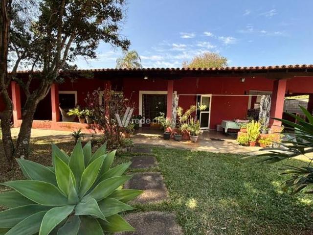 Casa térrea à venda, terreno de 1.047m2 em Barão Geraldo