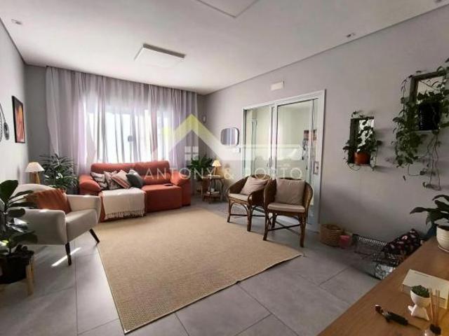 Casa Térrea à Venda 250 m² de terreno 255 m² de área construída, Excelente Localização no Jardim