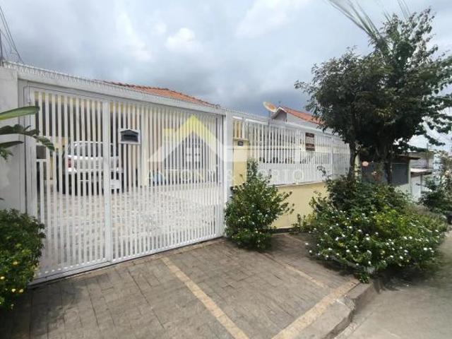 CASA TÉRREA À VENDA 250m² de terreno 176m² de área construída, Localização Privilegiada no Parqu
