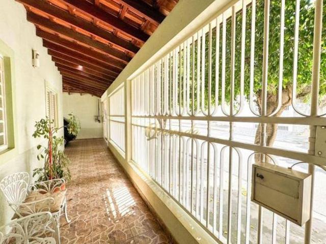 Casa térrea, à venda, 2 dormitórios, edícula, Jardim Regina, Indaiatuba