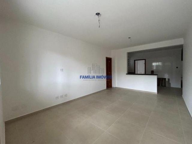 Casa térrea à venda 2 quartos 1 vaga quintal no Marapé em Santos/SP
