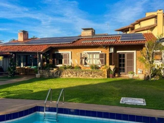 Casa térrea à venda, 327m², 4 qtos, 2 suítes Jd Lago Atibaia