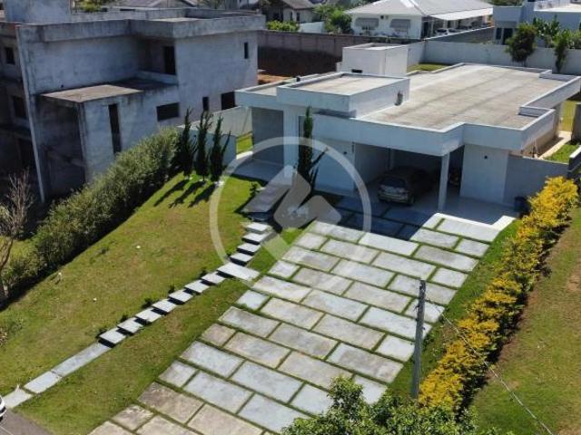 Casa Térrea á venda, 4 dormitórios, sendo 3 suítes, 300 m², condominio Mirante do Vale Jacareí/SP