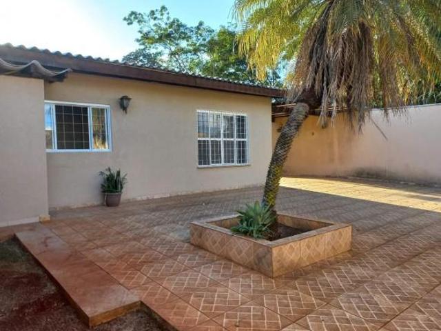 Casa Térrea à venda, 4 quartos, São Francisco Campo Grande/MS