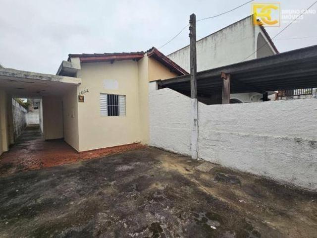 Casa térrea á 100m do mar Centro Peruíbe/SP
