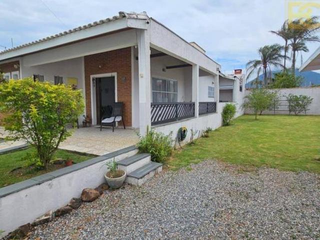 Casa térrea á 100m do mar excelente localização á venda Stella Maris Peruíbe/SP