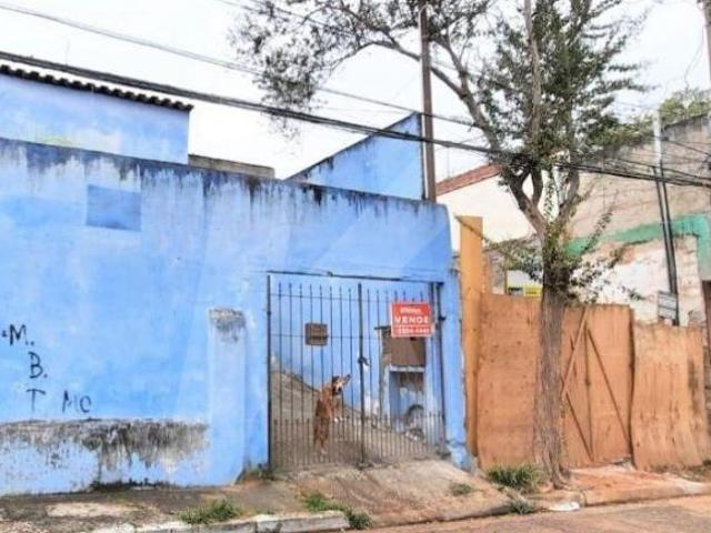 Casa térrea a 1.100m do metrô Parada Inglesa