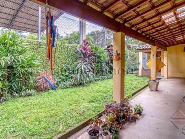 CASA TÉRREA ALTO DE PINHEIROS 3 SUÍTES 2 VAGAS