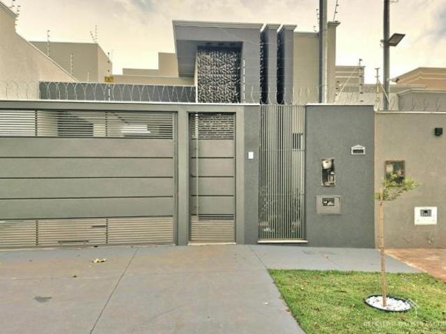 Casa térrea alto padrão com piscina no Rita Vieira