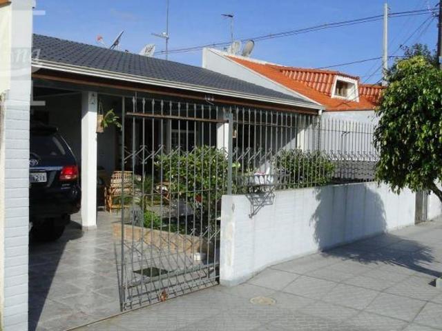 CASA TÉRREA, AMPLA, COM ARMÁRIOS PLANEJADOS, CHURRASQUEIRA, HIDROMASSAGEM E 4 VAGAS COBERTAS