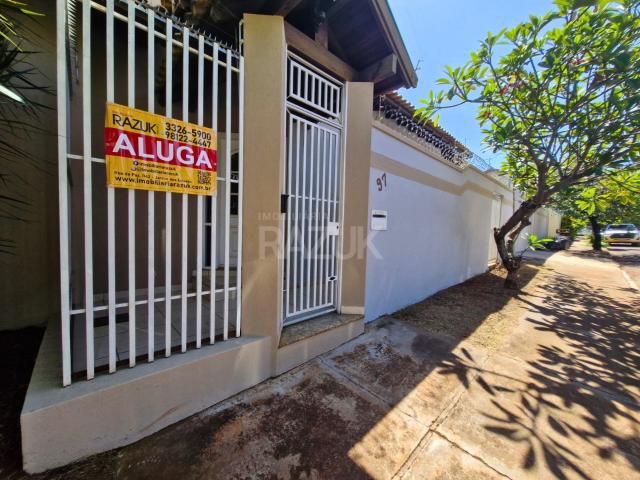 Casa Térrea Ampla de Esquina – Próx. Av Ceará