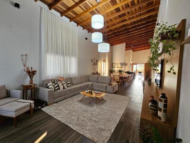 Casa Térrea Ampla e Integrada