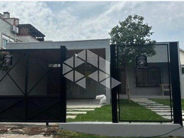 Casa térrea ampla e versátil, perfeita para morar ou investir!