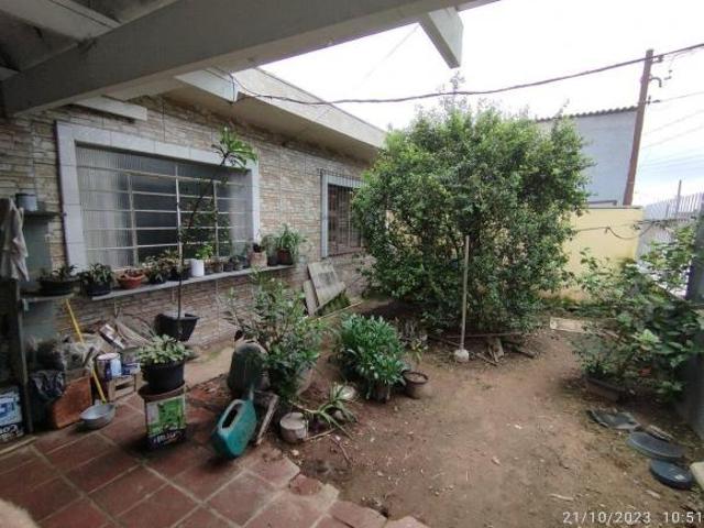 Casa térrea ampla R$ 300.000,00 Jardim Noronha terreno 250m área construída 160m 3 dormitórios 4 vag