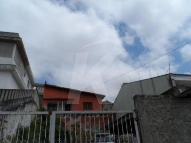 Casa térrea antiga, com 349 mts² de terreno, 2 quartos, 5 vagas, no Limão
