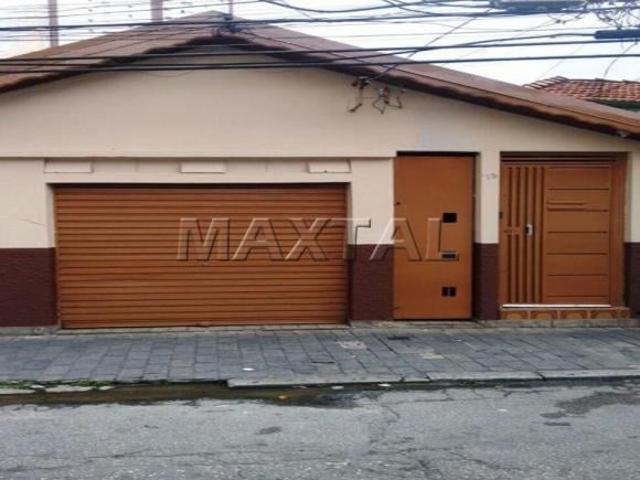 Casa térrea antiga à venda à poucos metros do Metrô Parada Inglesa, terreno com 175m²