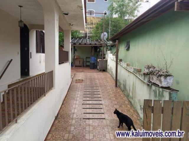 CASA TÉRREA ANTIGA HABITÁVEL EM TERRENO DE 10,5 X 32 M²