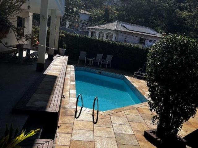 Casa Térrea Assobradada de Alto Padrão no Tremembé com Vista para a Serra da Cantareira, Piscina Aqu