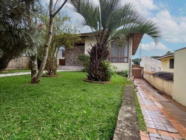 Casa térrea averbada, 3 dormitórios sendo 1 suíte, espaço exuberante com QUINTAL E POMAR