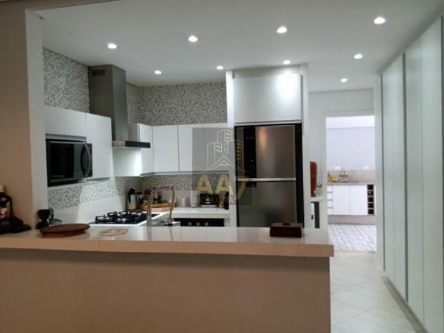 CASA TÉRREA BAIRRO VILA YARA LINDA E MEGA DECORADA