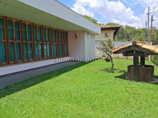 CASA TERREA BOAÇAVA 3 DORMITÓRIOS 10 VAGAS