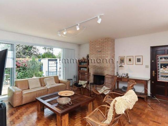 CASA TERREA BOAÇAVA 4 DORMITÓRIOS 4 VAGAS