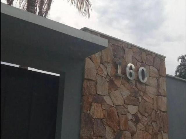 CASA TÉRREA COM 3 DORMITÍRIOS NO JD. CAROLINA