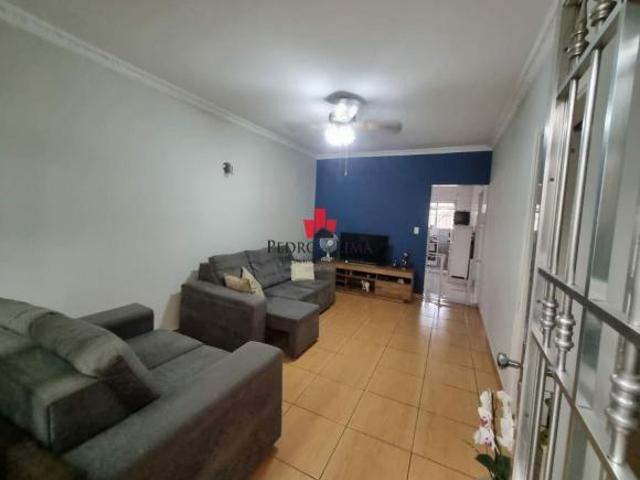 Casa Térrea com 3 Dormitórios, 4 Vagas e Galpão Comercial nos Fundos Penha
