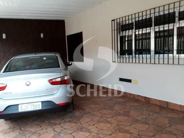 Casa Térrea com 3 dormitórios, 1 banheiro social, edicula, 2 vagas no Socorro