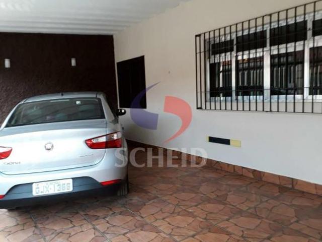 Casa Térrea com 3 dormitórios, 1 banheiro social, edicula, 2 vagas no Socorro