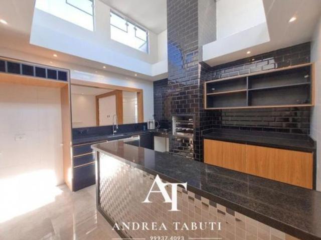 CASA TERREA COM 3 DORMITORIOS 1 SUITE COM 2 VAGAS