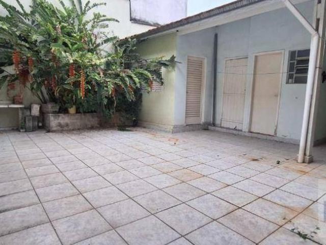 Casa térrea com 3 dormitórios 1 suíte com closet à venda, 220 m² Jd. São Paulo Centro Guarul