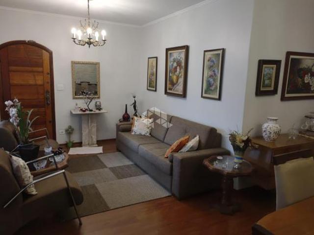 Casa térrea com 3 dormitórios, 1 suite e 3 vagas em Vila Isolina Mazzei