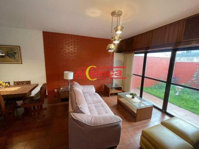 CASA TÉRREA COM 3 DORMITÓRIOS 1 SUÍTE JARDIM SANTA MENA GUARULHOS/SP