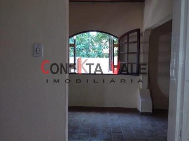 Casa térrea com 3 dormitórios, 2 salas para venda em Cachoeira Paulista SP
