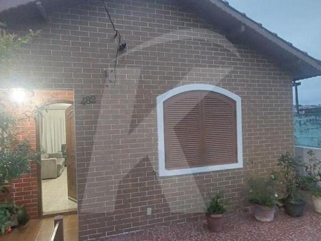 Casa térrea com 3 Dormitórios, 2 Vagas na Vila Medeiros