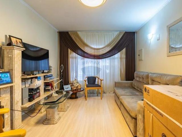 Casa térrea com 3 dormitórios, 2 vagas e edícula proximo a vila formosa