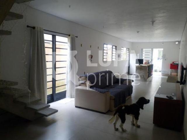 Casa térrea com 3 dormitórios à venda na Vila Isolina Mazzei!