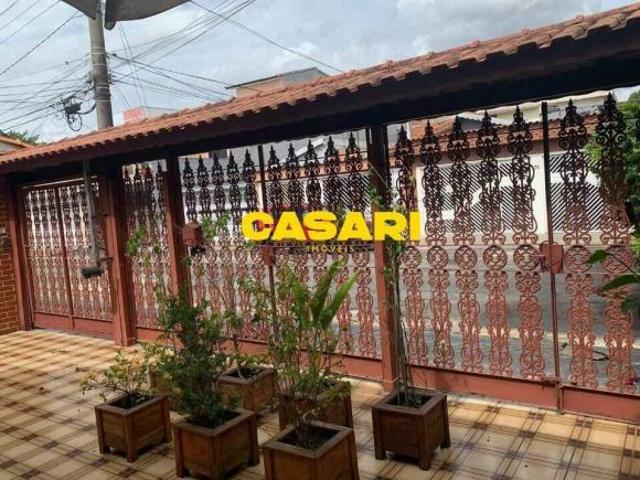 Casa térrea com 3 dormitórios e área gourmet à venda na Vila Scarpelli – Santo André/SP