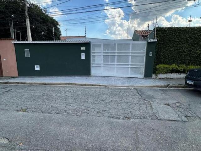 Casa térrea com 3 dormitórios e piscina para venda próximo a Colinas do Sol