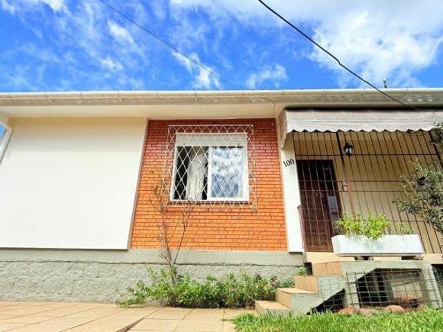 Casa Térrea com 3 Dormitórios e 2 Vagas de Garagem