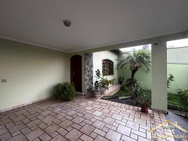 Casa Térrea com 3 dormitórios e 2 vagas + Edícula Baronesa em Osasco/SP