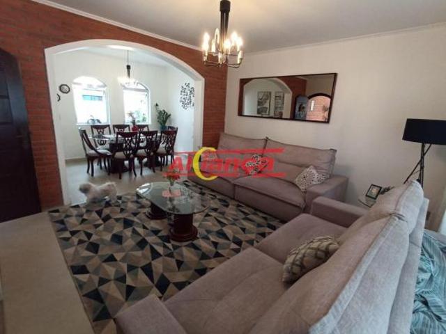 Casa Térrea com 3 Dormitórios e 5 Vagas, 250m², Jardim Santa Mena