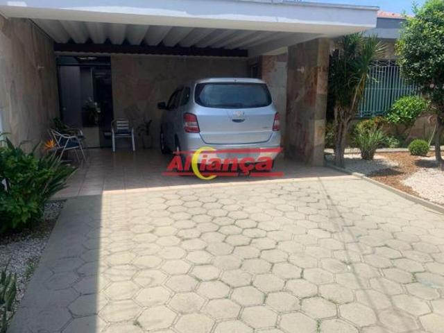 Casa Térrea com 3 Dormitórios e 5 Vagas para Venda Vila Galvão